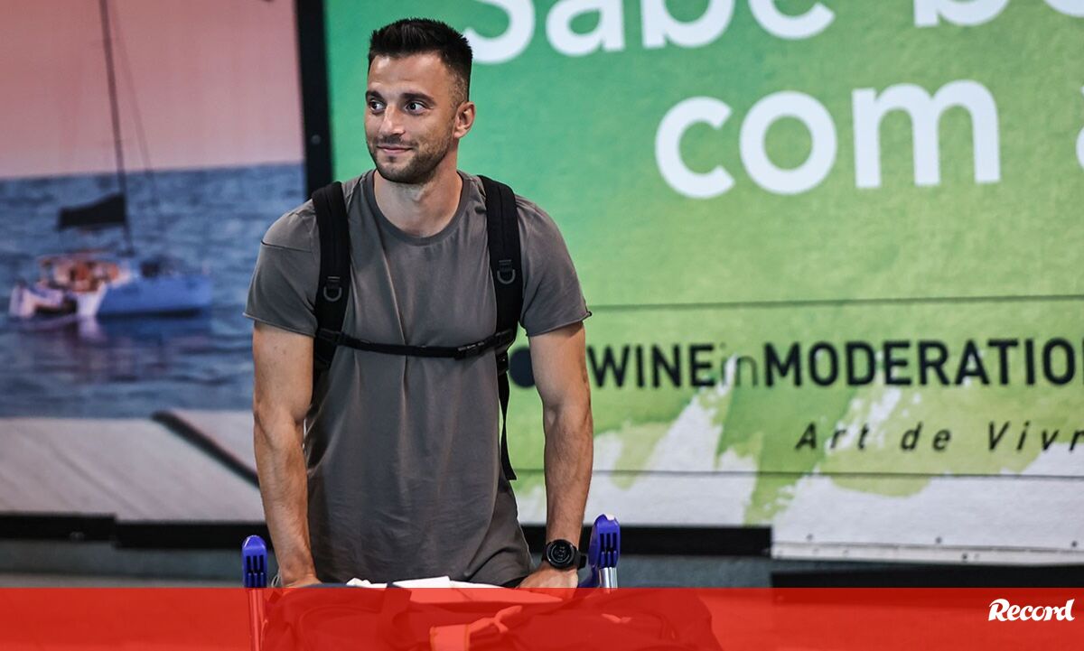 Samaris já chegou ao Porto para reforçar o Rio Ave - Fotogalerias ...