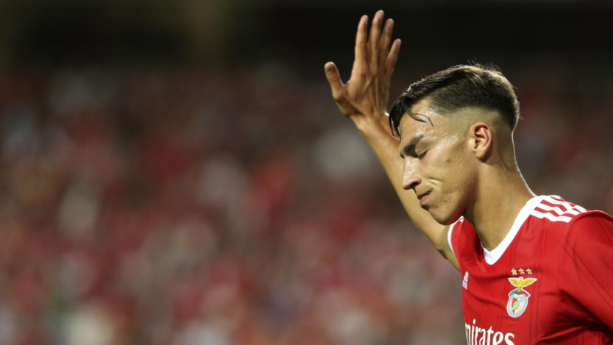 Musa entra no onze e quer ficar - Benfica - Jornal Record