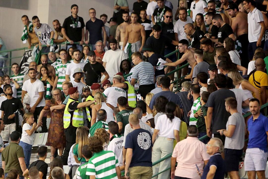 Semana e meia após ser detido, Mustafá assistiu ao Sporting-Benfica em ...