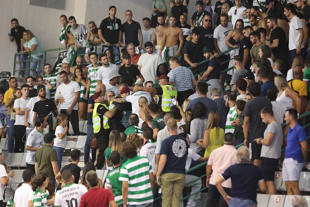 Semana e meia após ser detido, Mustafá assistiu ao Sporting-Benfica em ...
