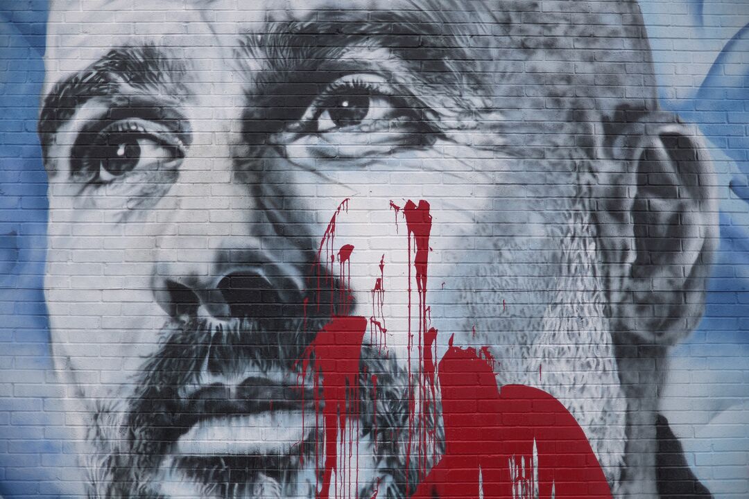 Mural de Guardiola em Manchester vandalizado após vitória do City sobre ...