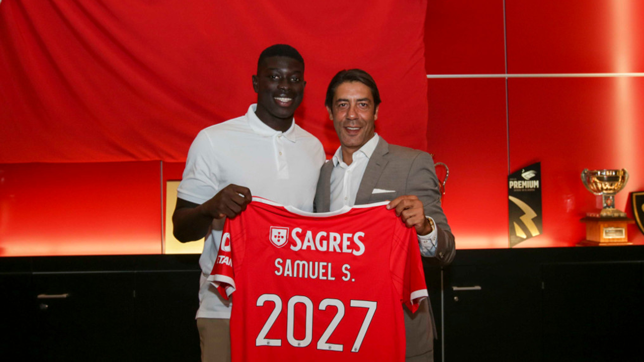 Samuel Soares prolonga contrato com o Benfica até 2027 - Benfica ...