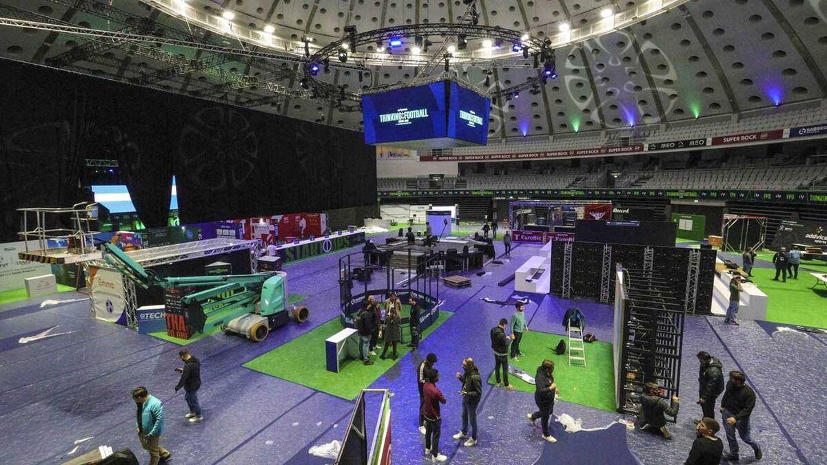 O futuro começa agora - Thinking Football Summit - Jornal Record