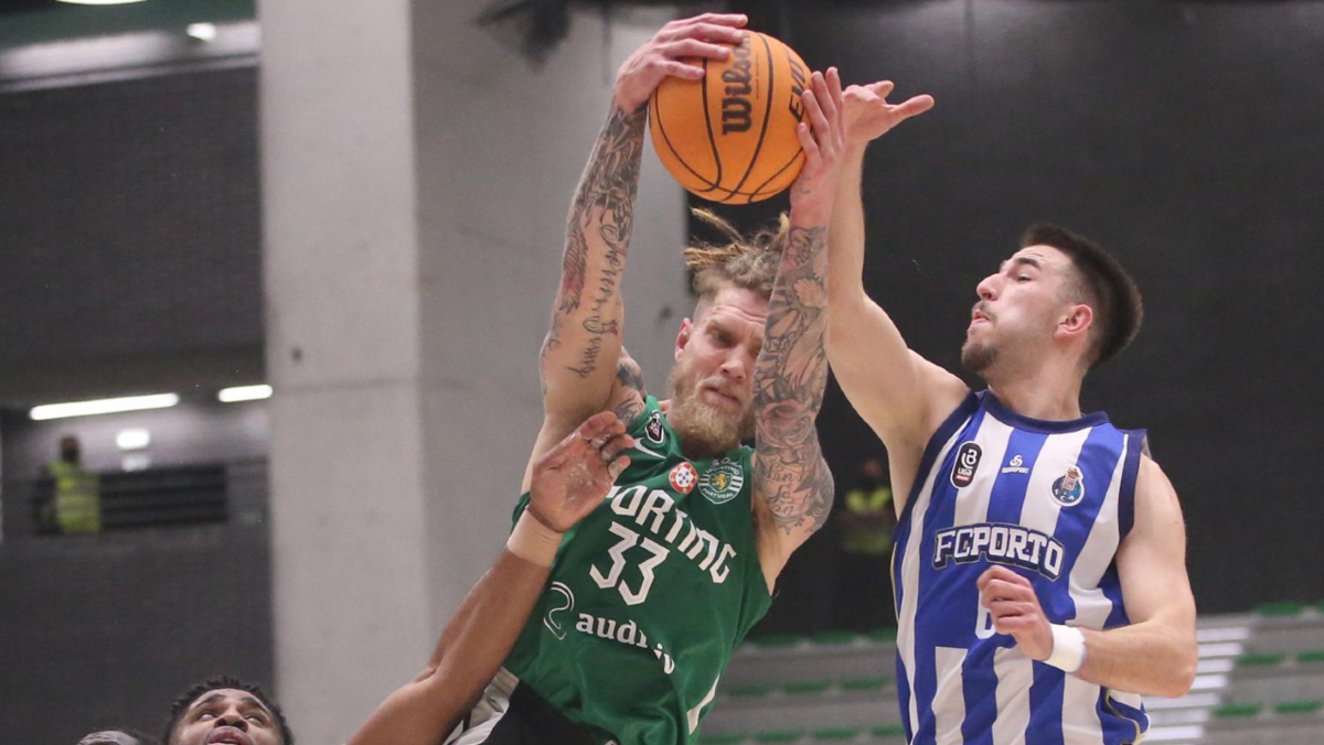 Joshua Patton pode estar de regresso ao Sporting e Micah Downs... no FC ...