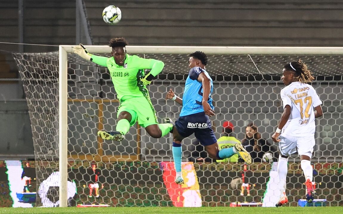 Celton Biai de regresso na montra da Allianz Cup - V. Guimarães ...