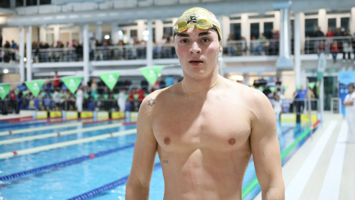 Diogo Ribeiro bate recorde dos 100 metros livres e baixa barreira dos ...