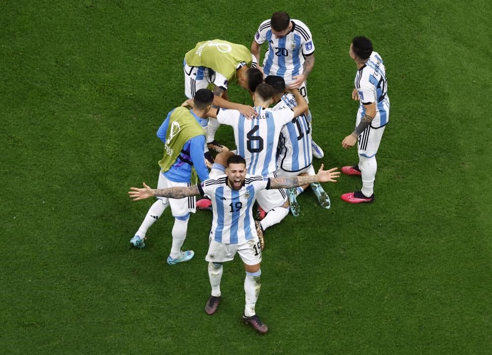 Argentina ganhou e Otamendi não resistiu a provocar os holandeses ... Argentina ganhou e Otamendi não resistiu a provocar os holandeses ...