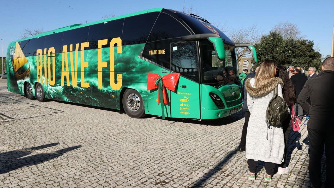 Rio Ave com novo autocarro: as imagens da apresentação - Fotogalerias ...
