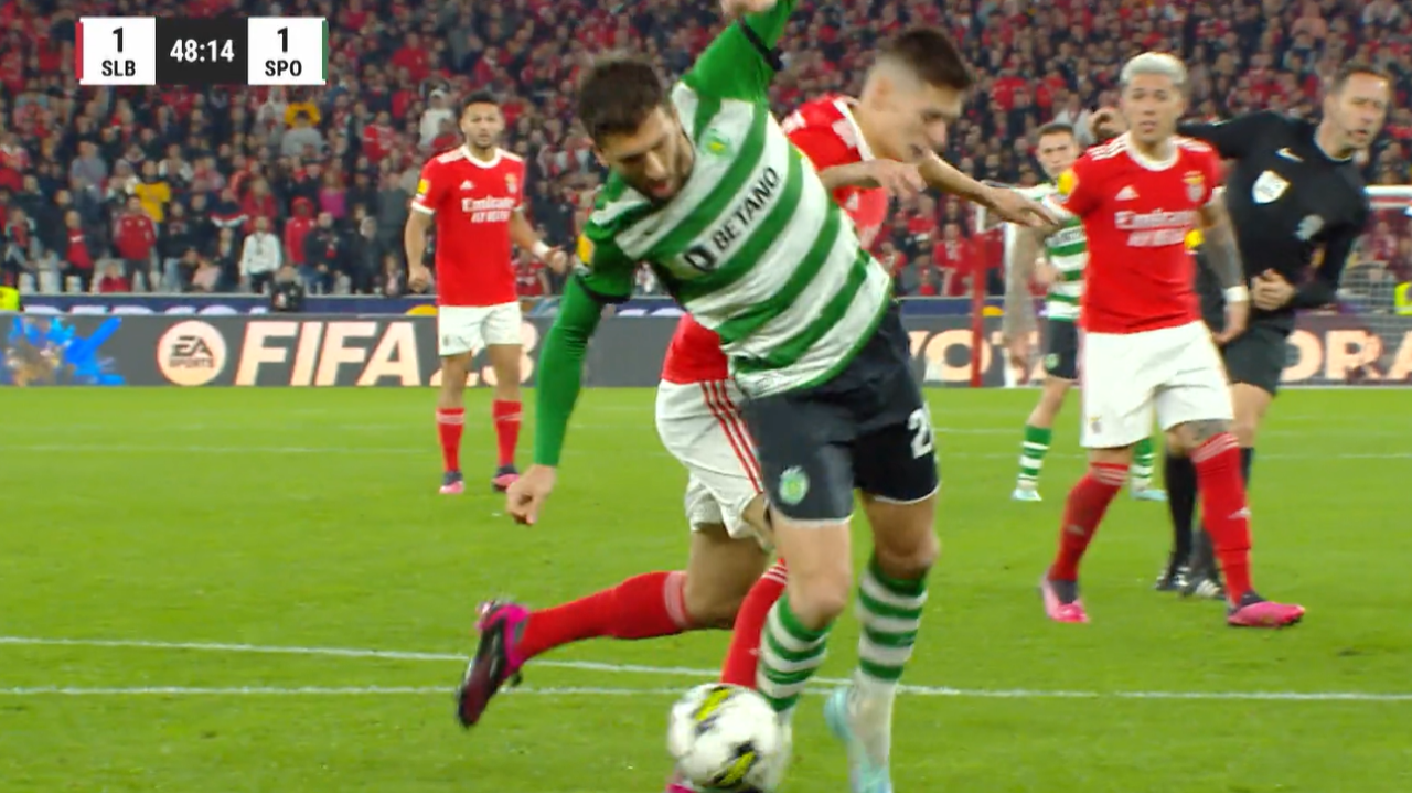 Iturralde González e o penálti do Benfica-Sporting: «É tonto, mas é ...