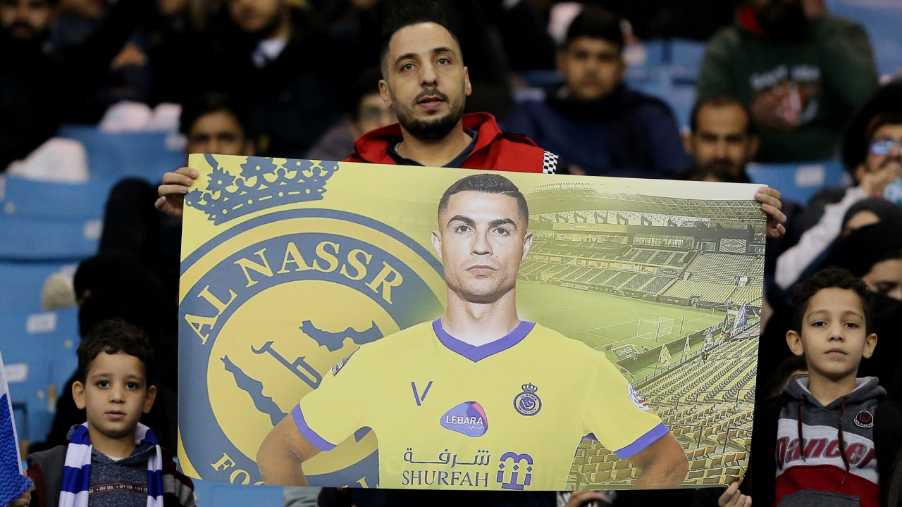 Al Nassr regressa à liderança da liga saudita na estreia oficial de ...