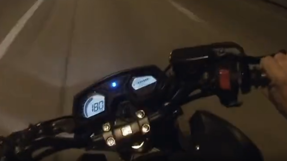 Filma-se a mais de 200 km/h entre o trânsito do IC19 - Vídeos - Jornal ...