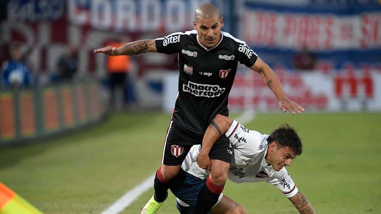 Maxi Pereira lembra troca do Benfica pelo FC Porto para defender colega ...