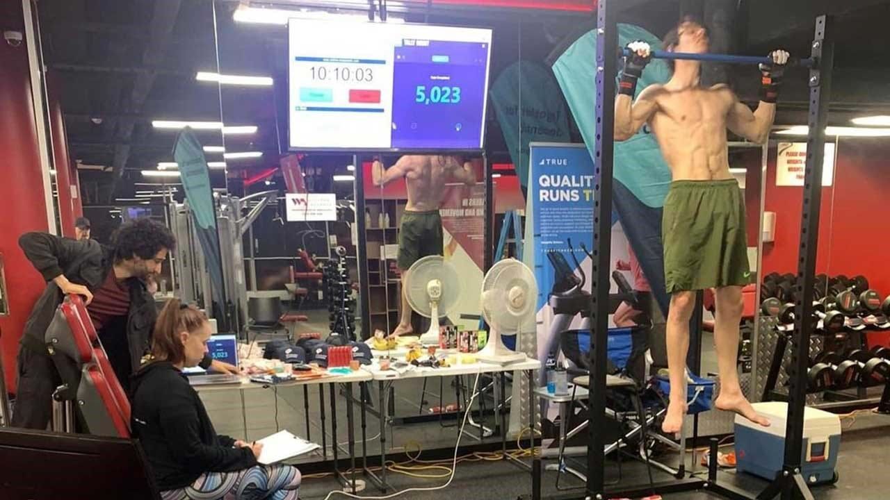 Jaxon Italiano recordista de flexões - Jogo da Vida - Jornal Record