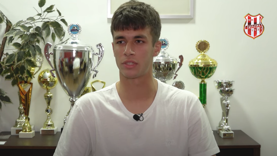 Jovem promessa sérvia já treinou no Seixal: o dossiê Luka Velickovic ...