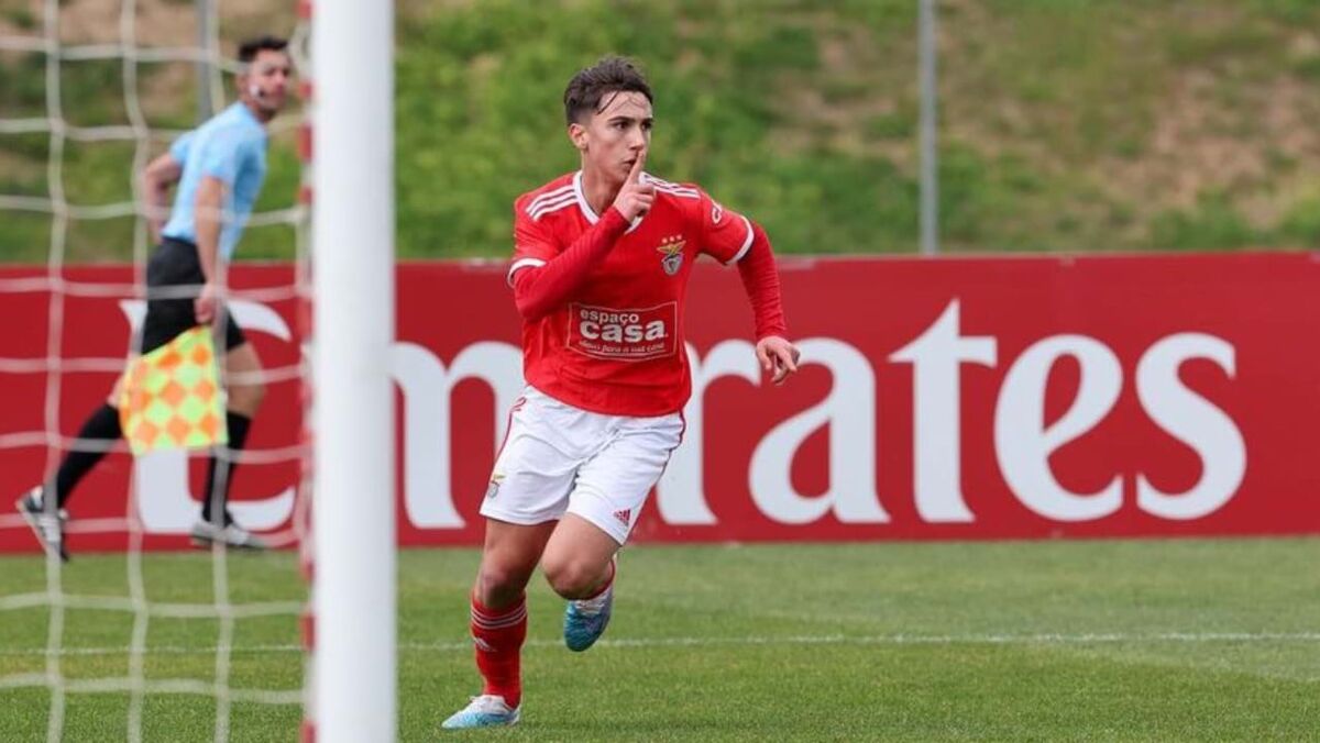 Benfica brilha nos Iniciados e há um miúdo que dá que falar: «O Tomás ...