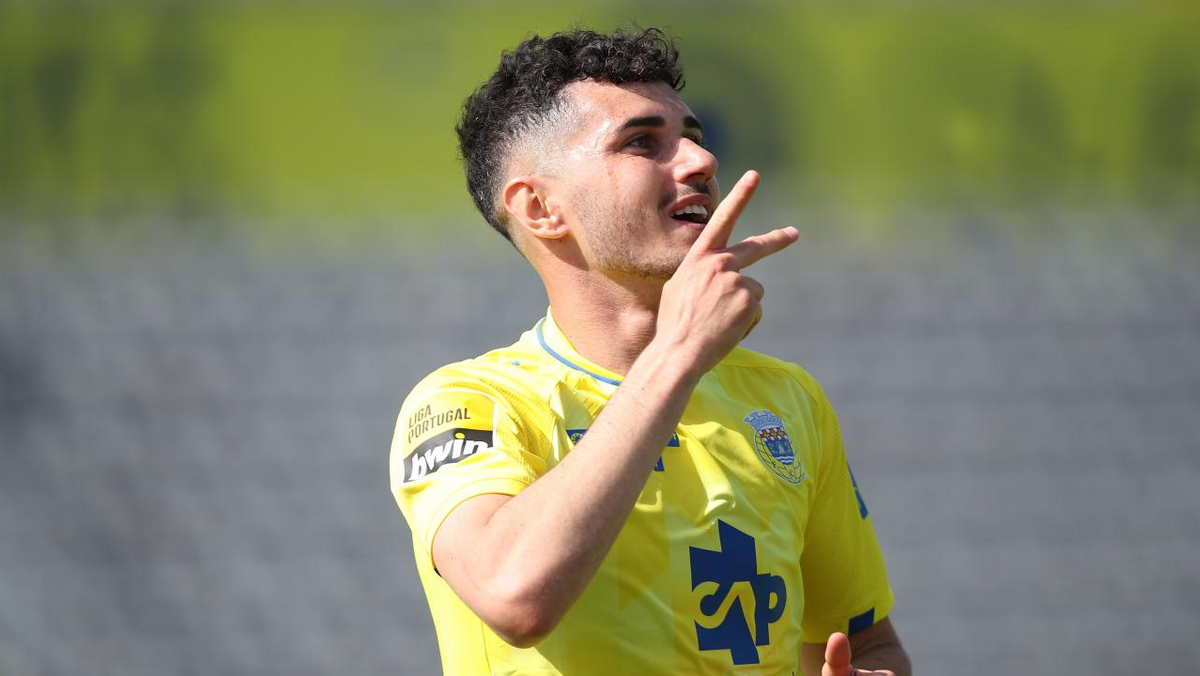 Rafa Mujica: «Foi uma vitória incrível» - Arouca - Jornal Record