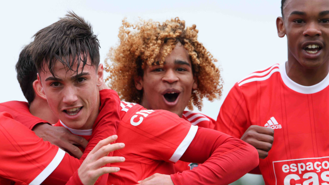 Tomás Soares cilindra Sp. Braga - Iniciados - Jornal Record