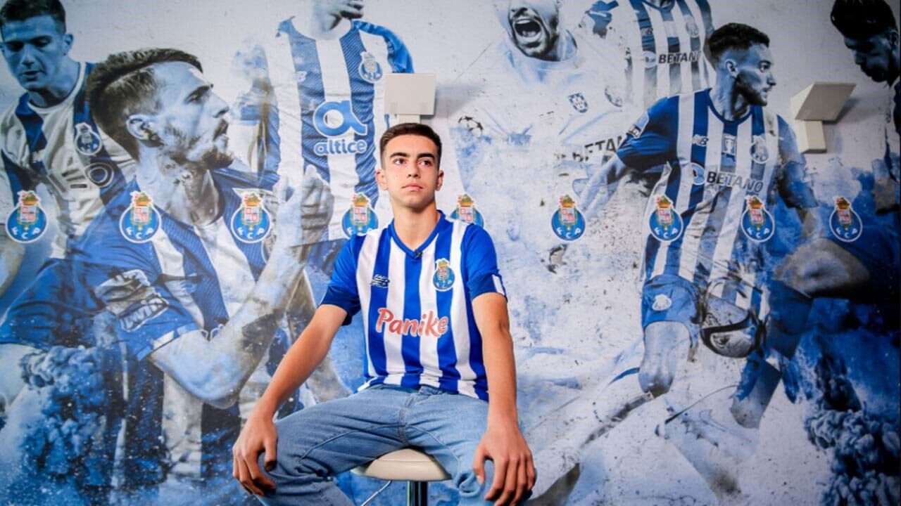 Rodrigo Morais assina contrato de formação com o FC Porto - FC Porto ...