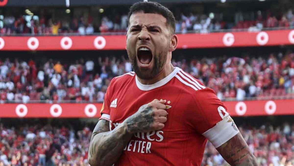 Otamendi viajou com o Benfica para o Algarve: capitão fez questão de estar perto do grupo ...