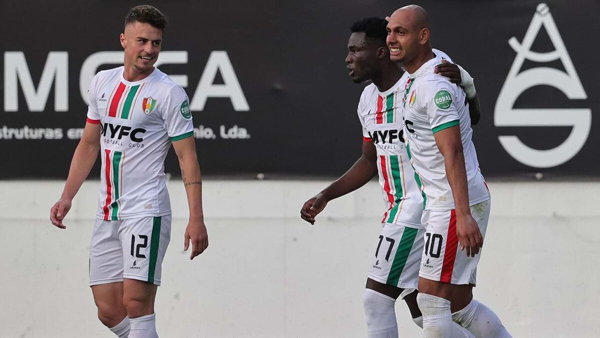 Mansur: «Vamos pela subida à 1ª» - E. Amadora - Jornal Record