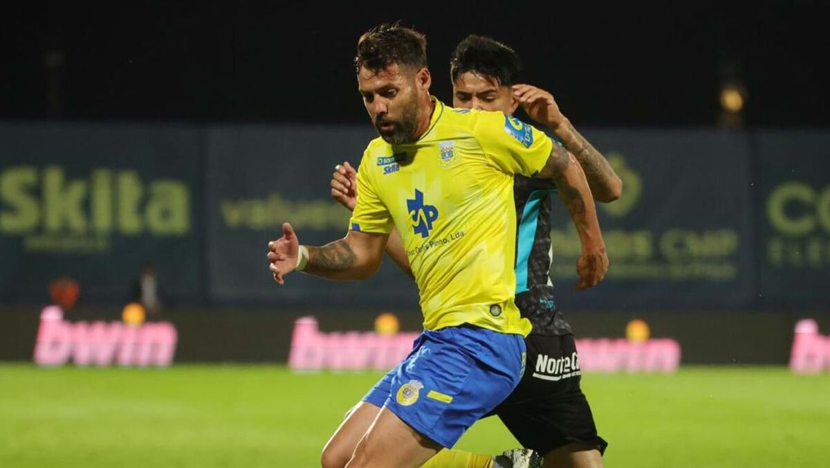 David Simão: «Sinto que fui campeão esta época» - Arouca - Jornal Record