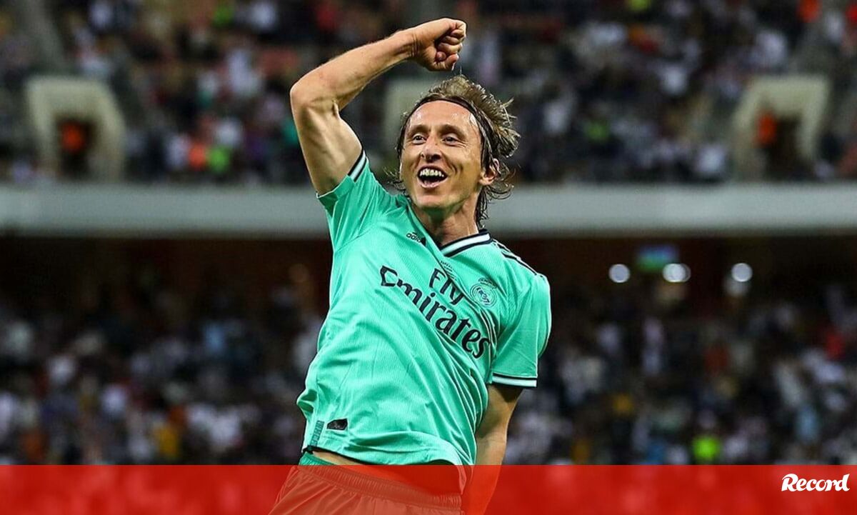 Luka Modric renova pelo Real Madrid por uma temporada - Real Madrid ...