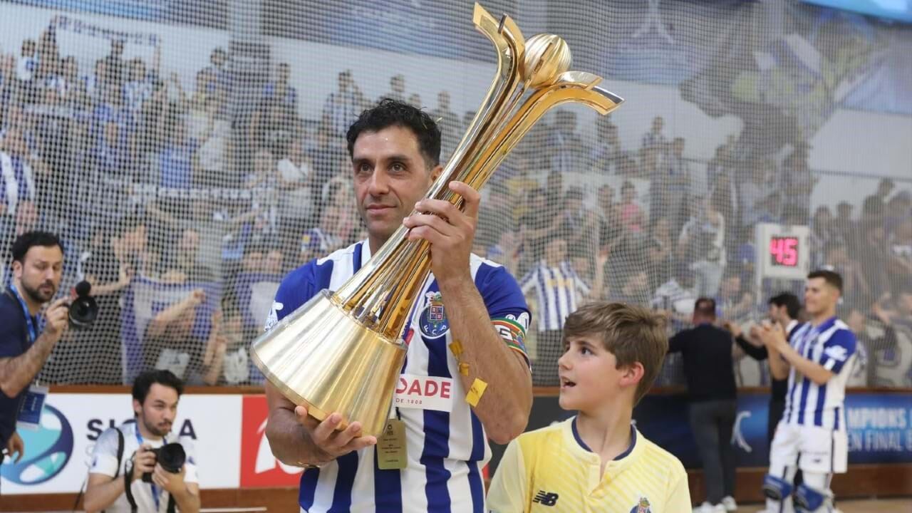 Reinaldo García prescindiu de ir ao Mundial para renovar pelo FC Porto… mas agora diz adeus ...