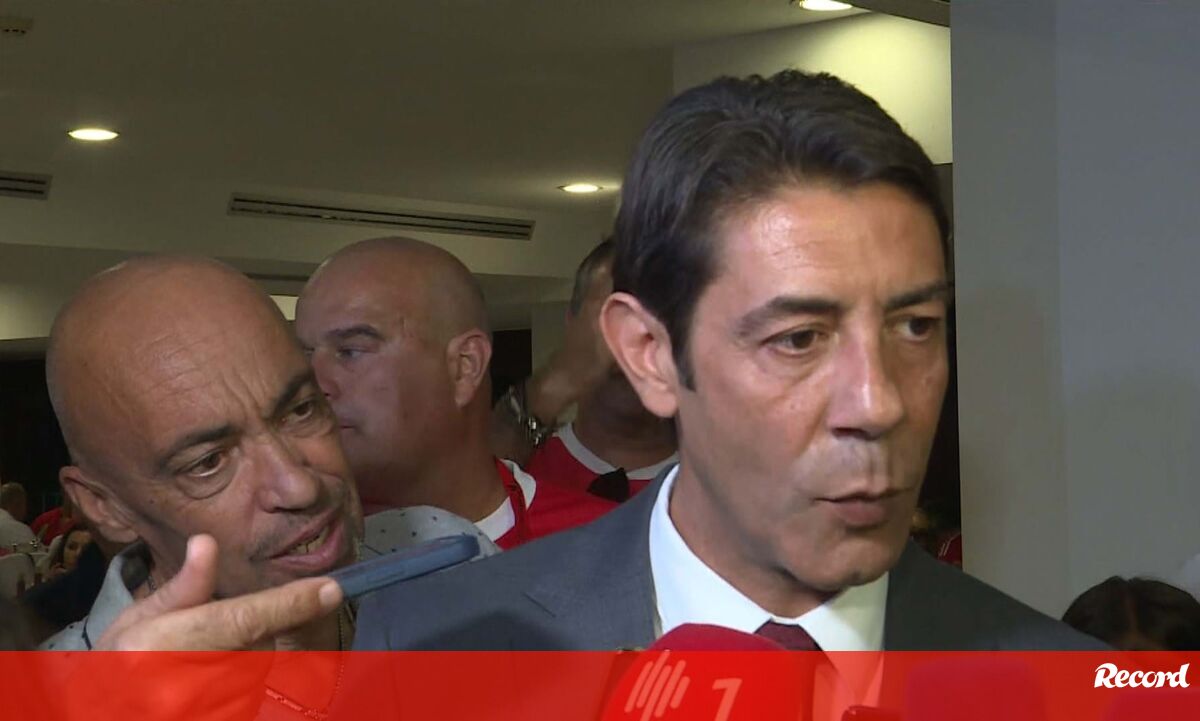 Rui Costa confirma manchete de Record: «Rafa vai ficar no Benfica» - Vídeos - Jornal Record
