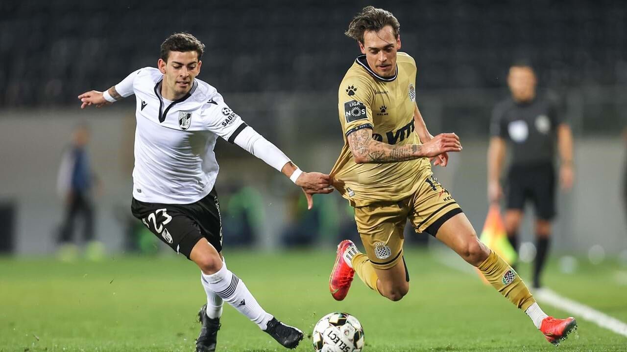 Ricardo Mangas está a chegar para a ala esquerda do V. Guimarães - V ...