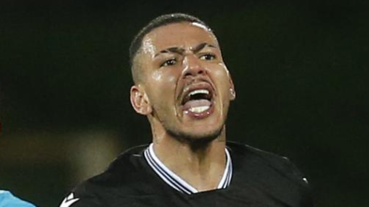 Clayton começa com hat trick - Casa Pia - Jornal Record