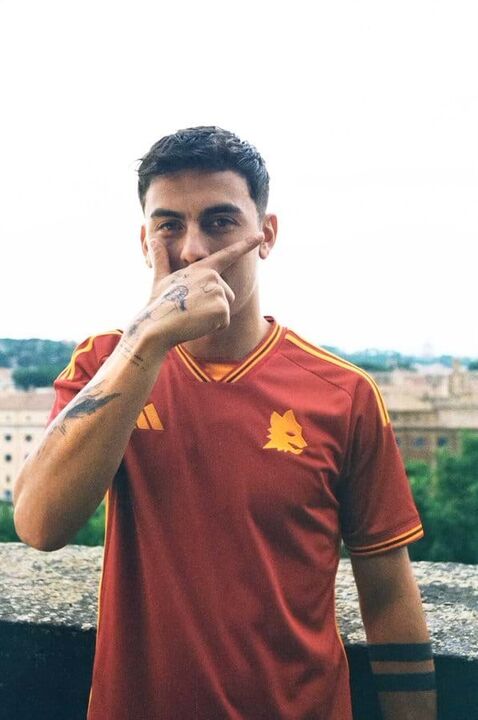 Roma apresenta novos equipamentos para 2023/24 patrocinados pela Adidas ...