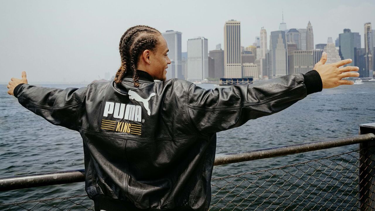 Xavi Simons é o novo rosto das chuteiras Puma King - Fotogalerias ...