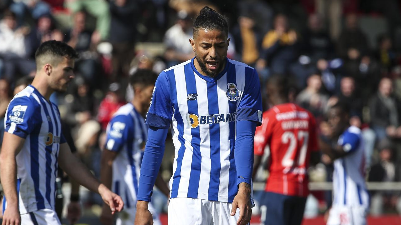 João Marcelo faz hoje exames no Cruzeiro - FC Porto - Jornal Record