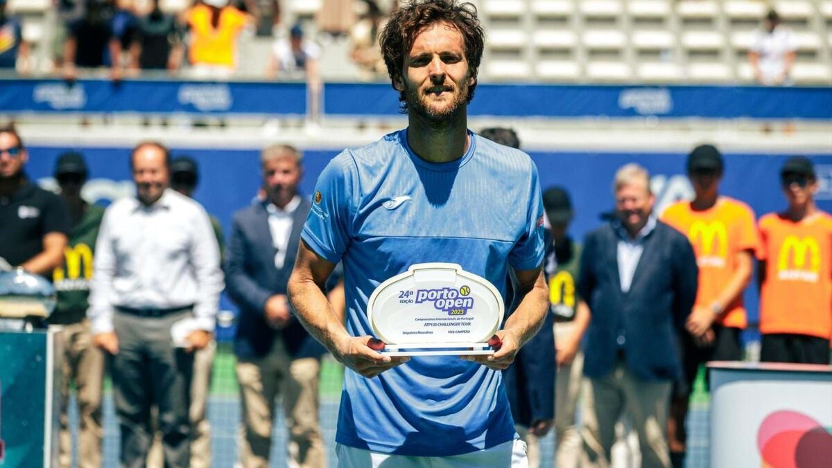 João Sousa sobe 81 lugares no ranking mundial após final do Porto Open ...