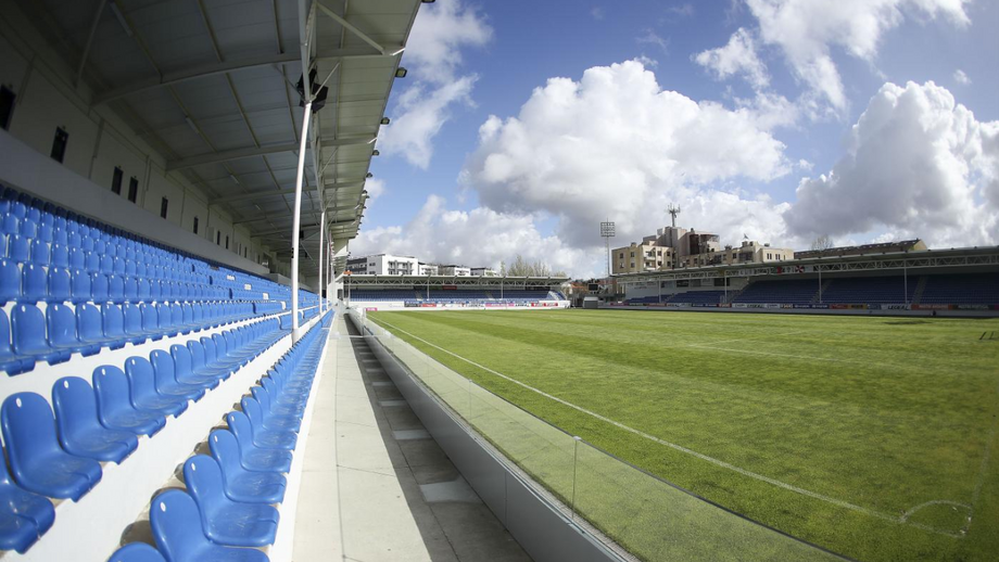 Feirense vai voltar ao Estádio Marcolino de Castro - Feirense - Jornal ...