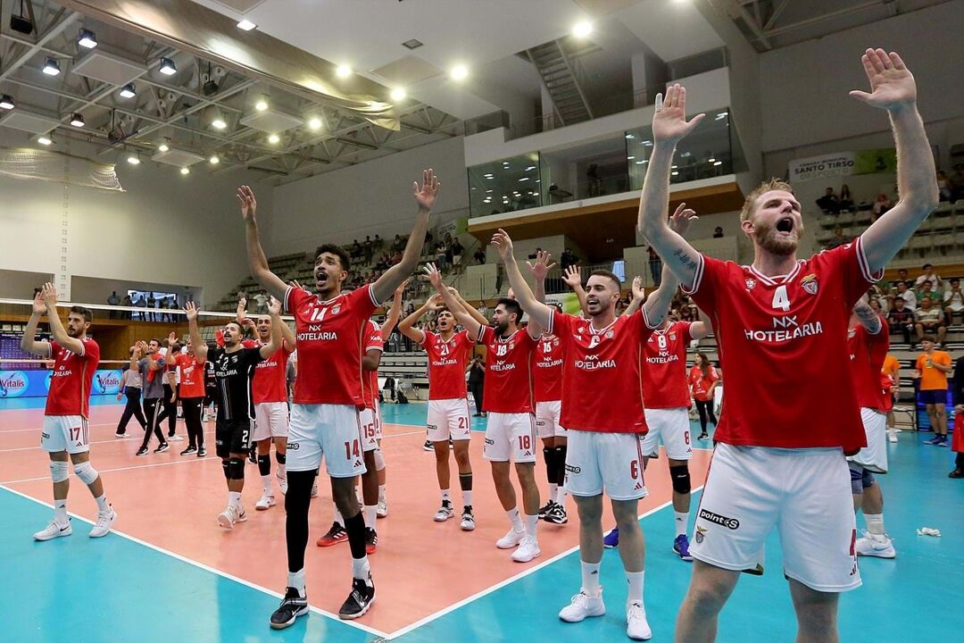 As imagens da festa do Benfica após a conquista da Supertaça de ...