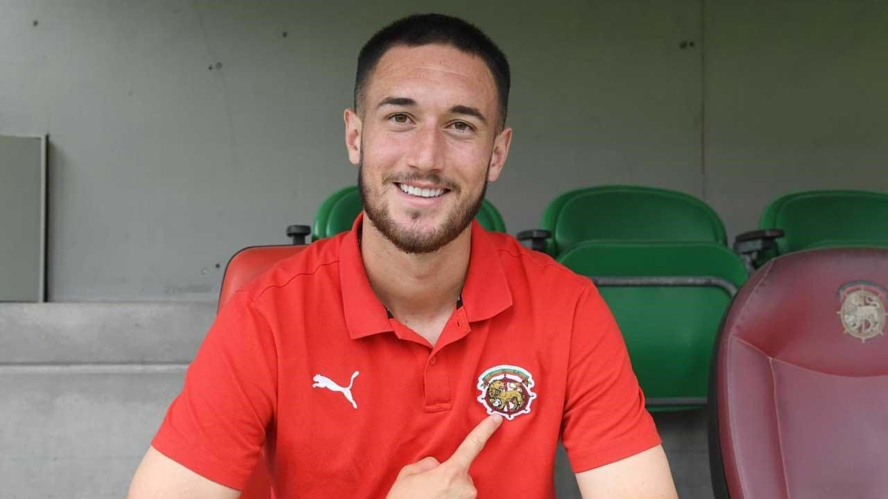 Dylan Collard, o jogador mais alto em Portugal: «Todos acham que tenho ...