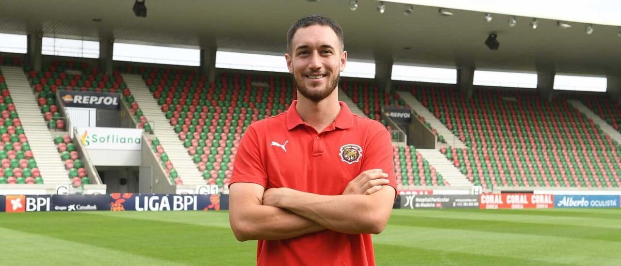 Dylan Collard: «Nas Ilhas Maurícias senti-me em casa» - Marítimo ...