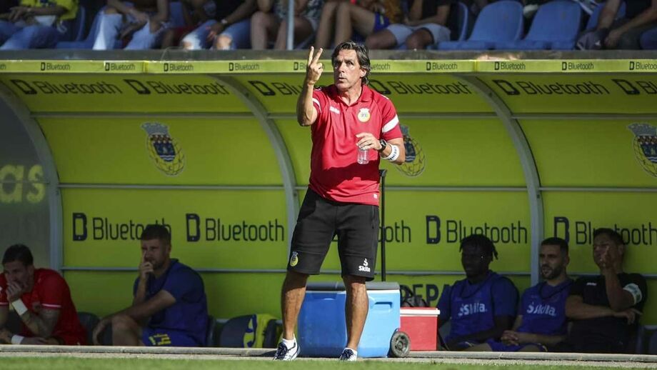 Daniel Ramos sobre expulsão de David Simão: «É um assunto interno ...