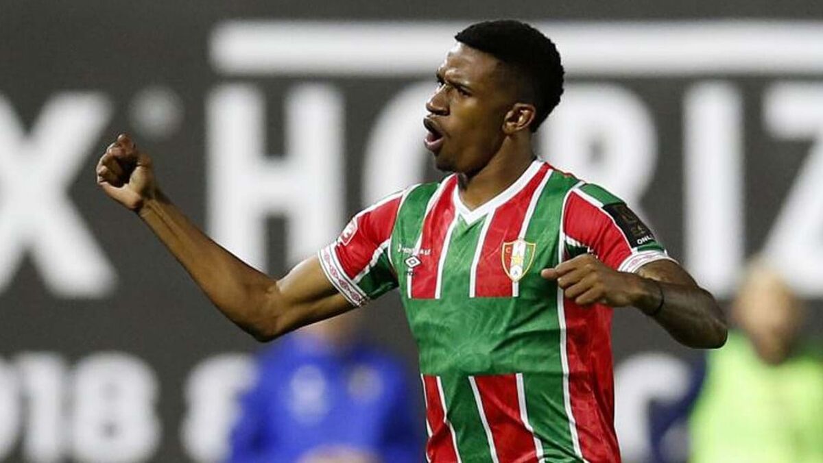 André Luiz está à espera de uma oportunidade no Estrela da Amadora - E ...