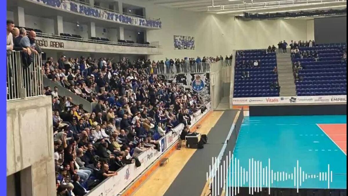 O áudio com o discurso de Henrique Ramos na AG do FC Porto e as ofensas que vinham das bancadas ...