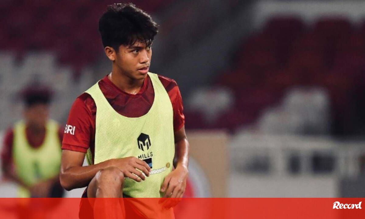 Joga nos sub-17 da Indonésia e tem nome de craques: Figo Dennis ...