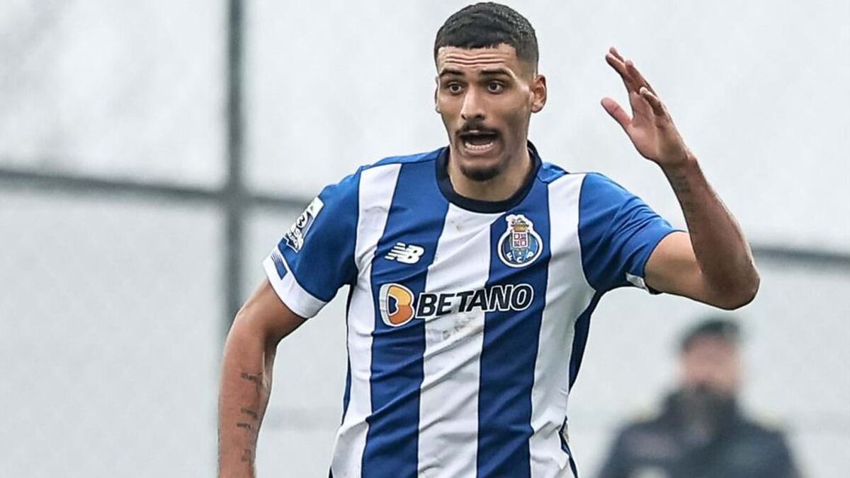 David Carmo tem mercado mas volta a ser titular no FC Porto B - FC ...