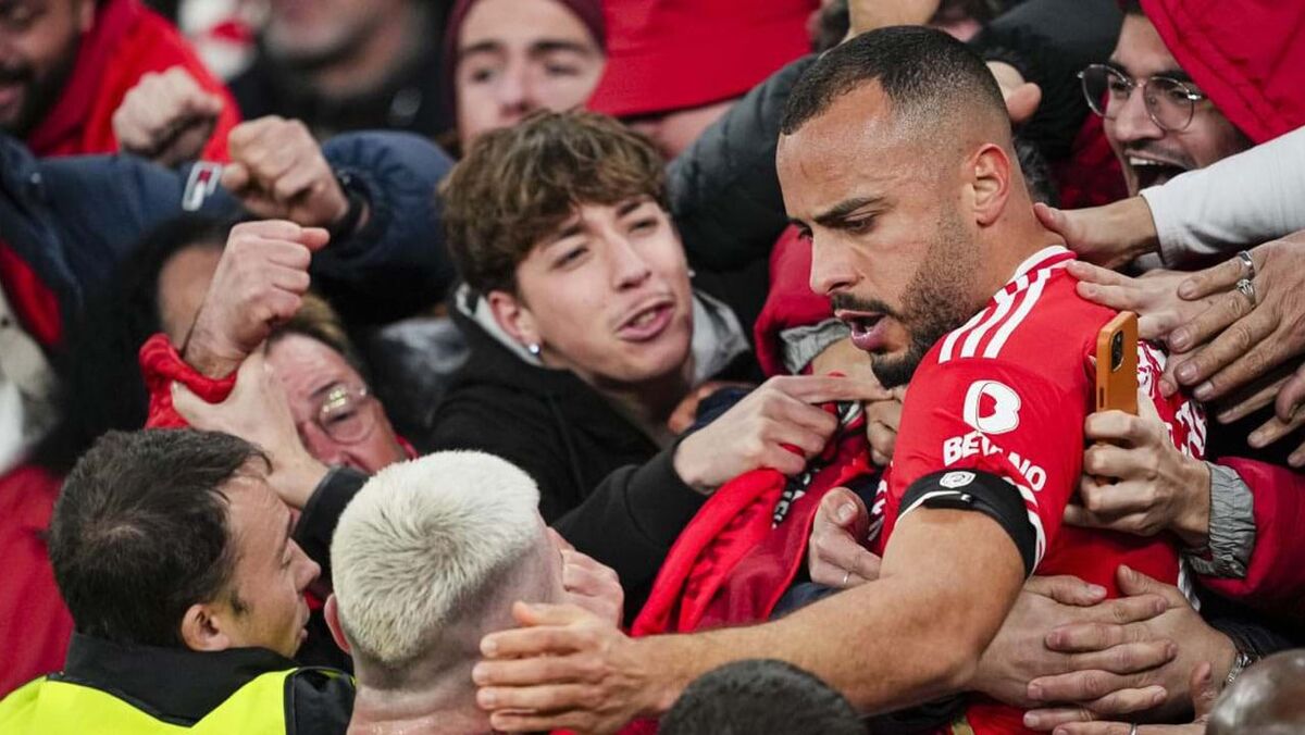 «Ninguém esperava que ele se atirasse»: adepto que festejou com Arthur ...