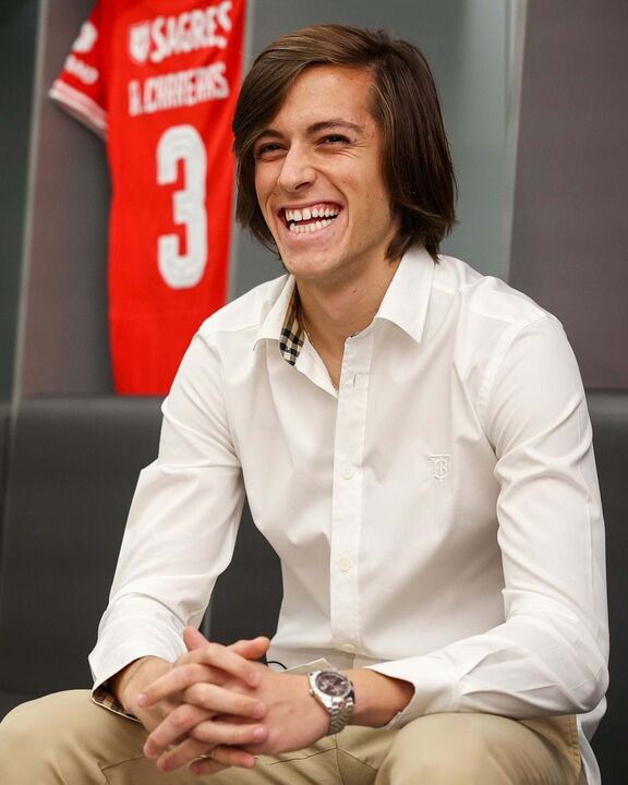 As primeiras imagens de Álvaro Carreras com a camisola do Benfica ...