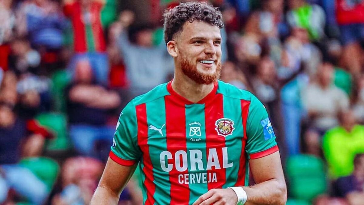 Matheus Costa deixa Marítimo e assina pelos brasileiros do Botafogo-SP ...