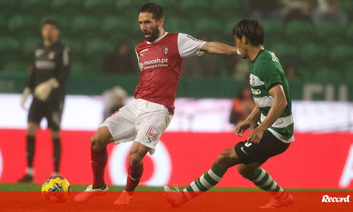 Sporting multado em mais de 10 mil euros por insultos a João Moutinho e ...