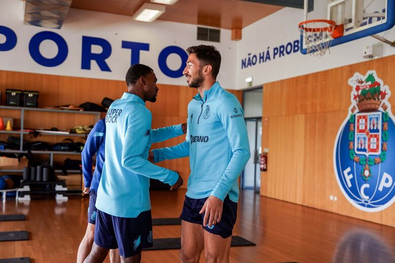 Otavio já trabalha no Olival: as primeiras imagens do reforço do FC ...