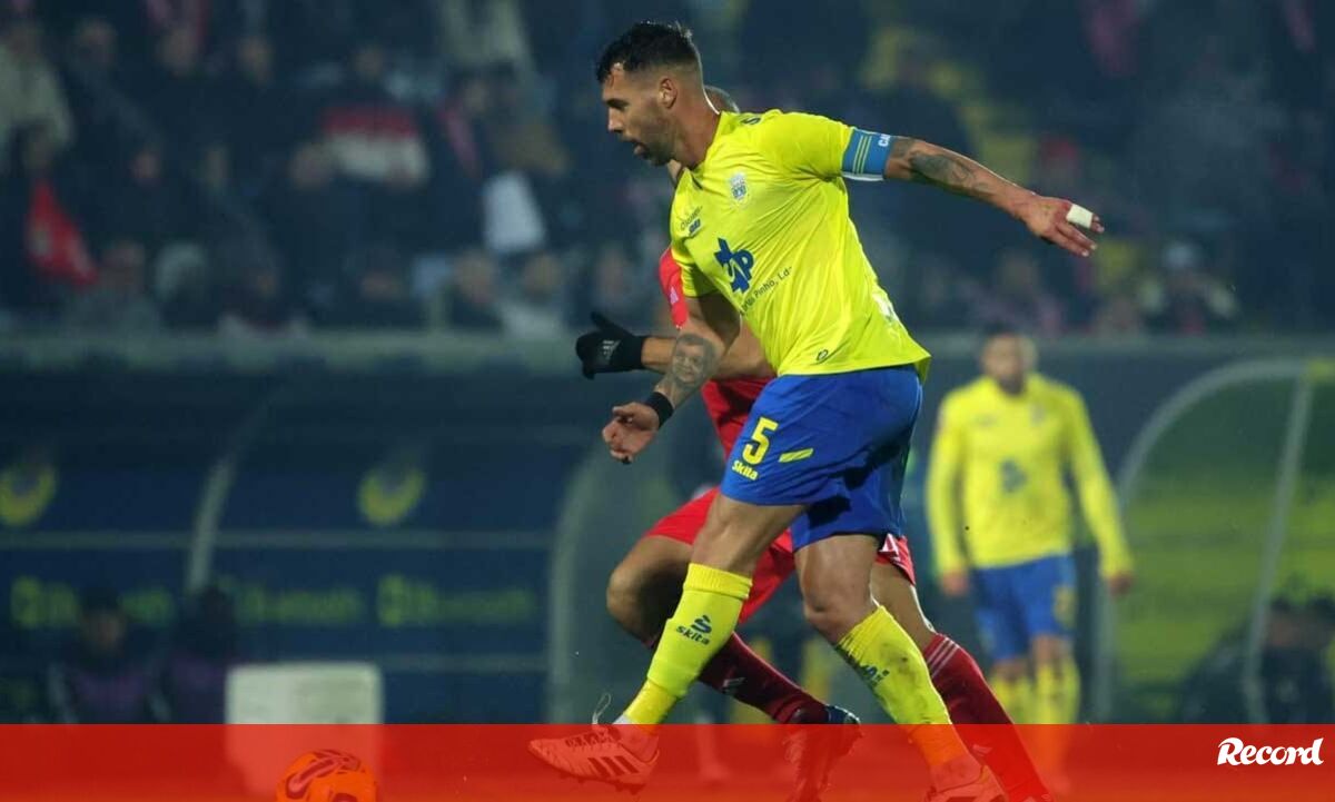 David Simão volta direto para o onze - Arouca - Jornal Record