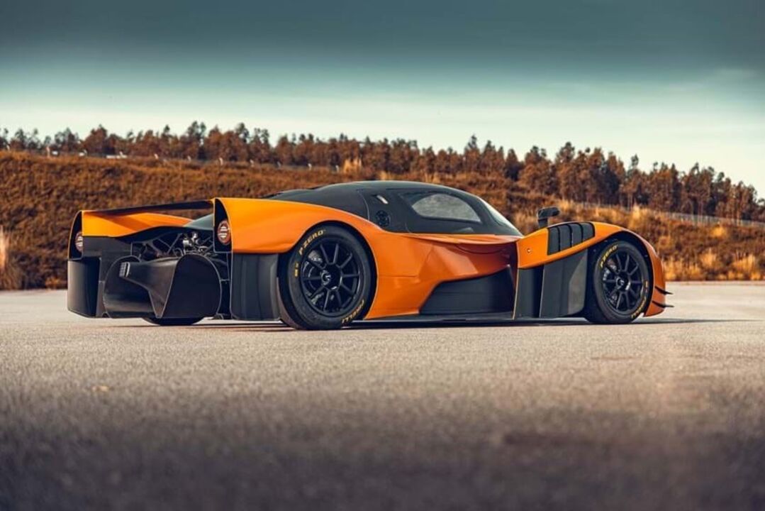 Supercarro português: A história, o preço, as imagens e a ficha técnica ...